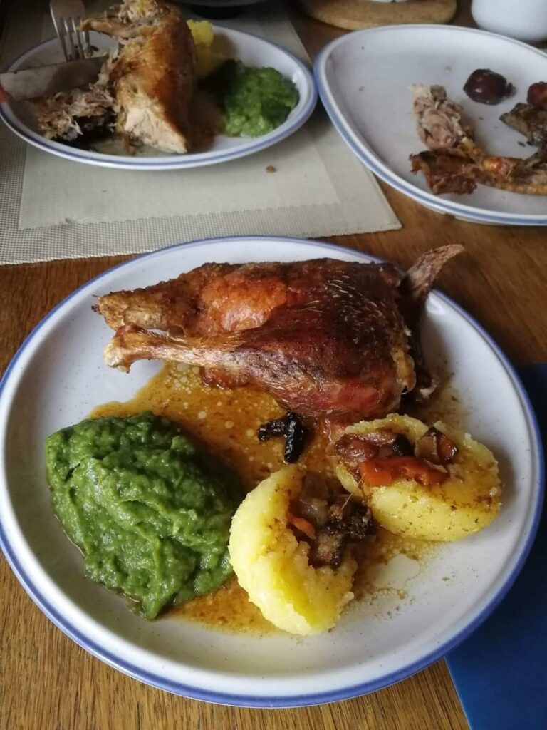 German Roasted Duck and Gravy Recipe - Ester kocht