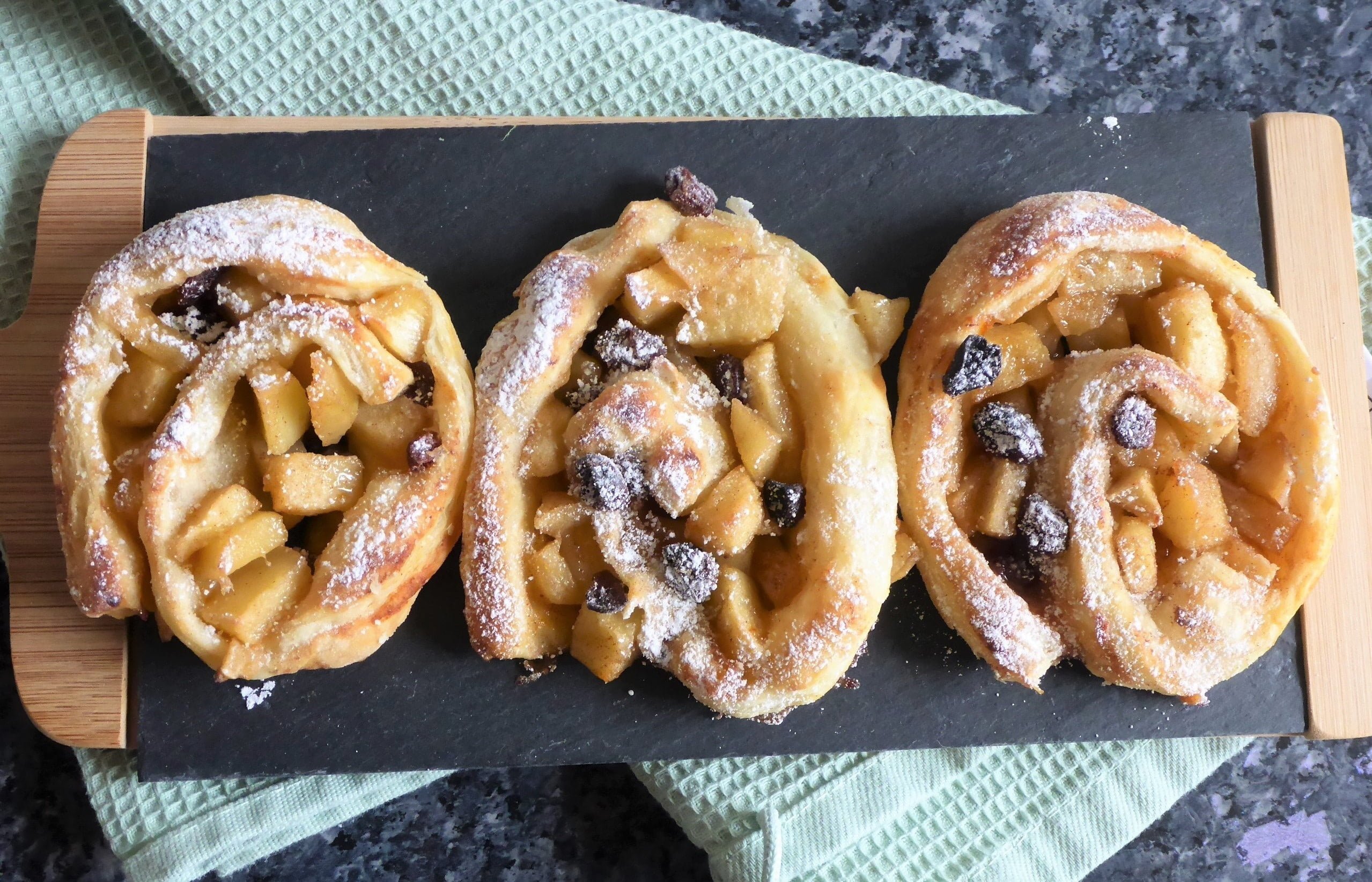 Apple Cinnamon Puff Pastry Rolls - Ester kocht