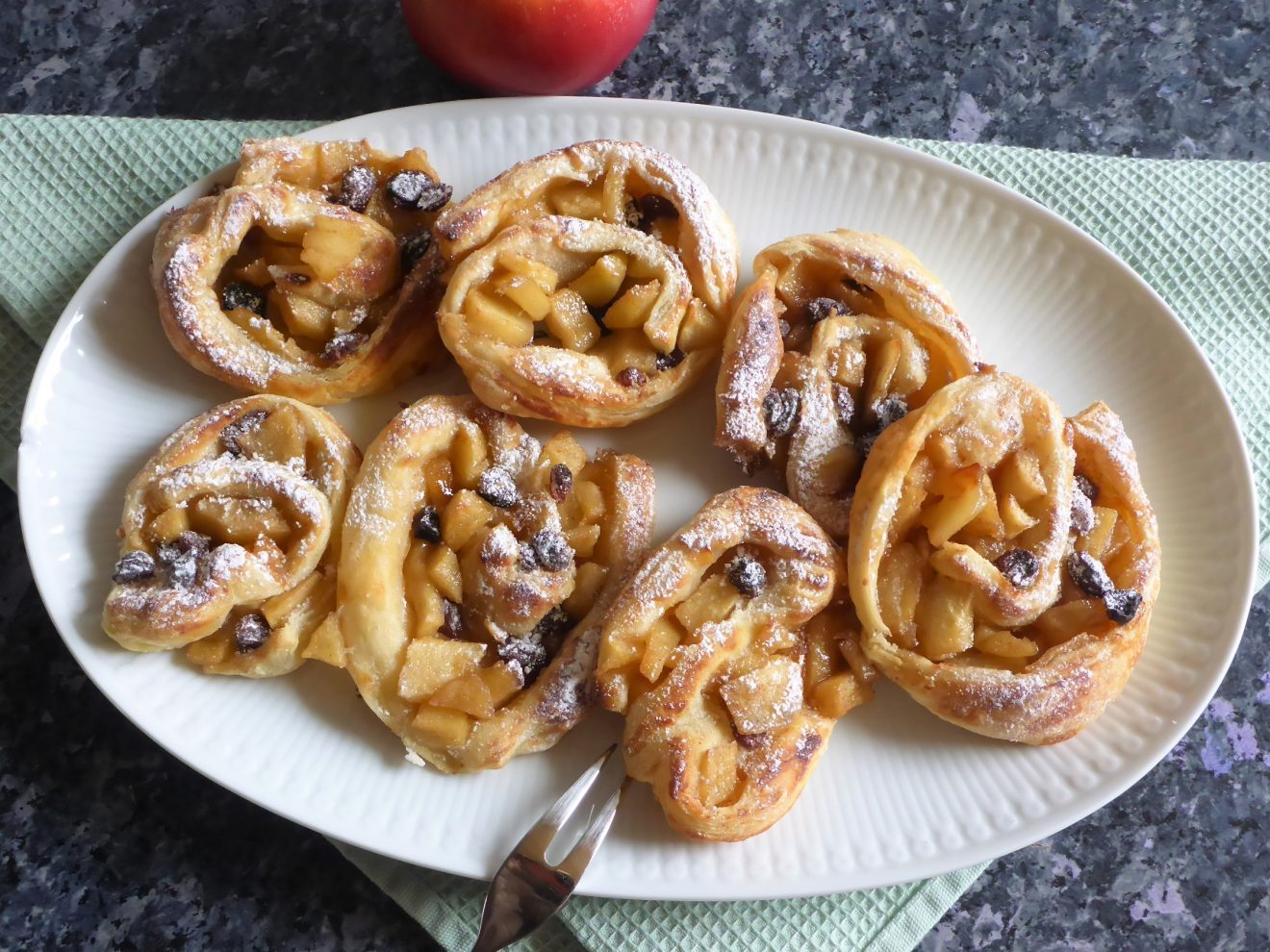 Apple Cinnamon Puff Pastry Rolls - Ester kocht