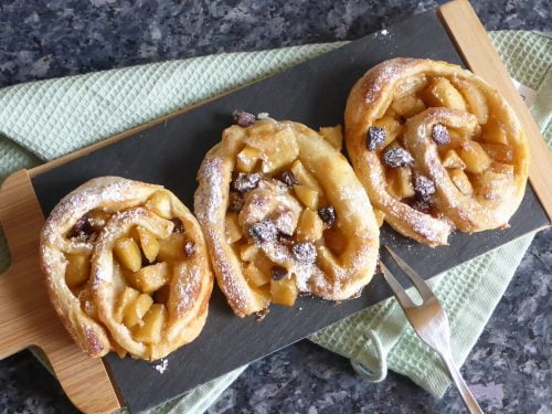 Apple Cinnamon Puff Pastry Rolls - Ester kocht