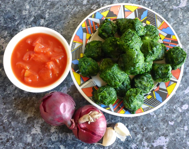 Namibisches Spinat Ragout (Ombidi) - Ester kocht