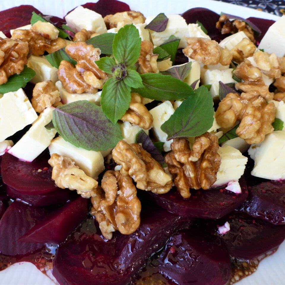Feta Walnut Beetroot Salad With Balsamic Vinaigrette - Ester kocht