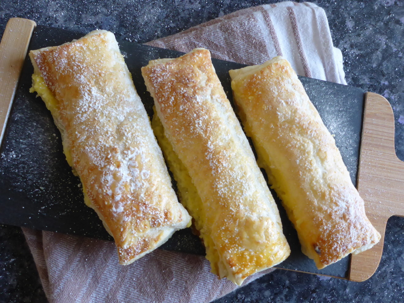 Puff Pastry Cheesecake Pockets - Ester kocht