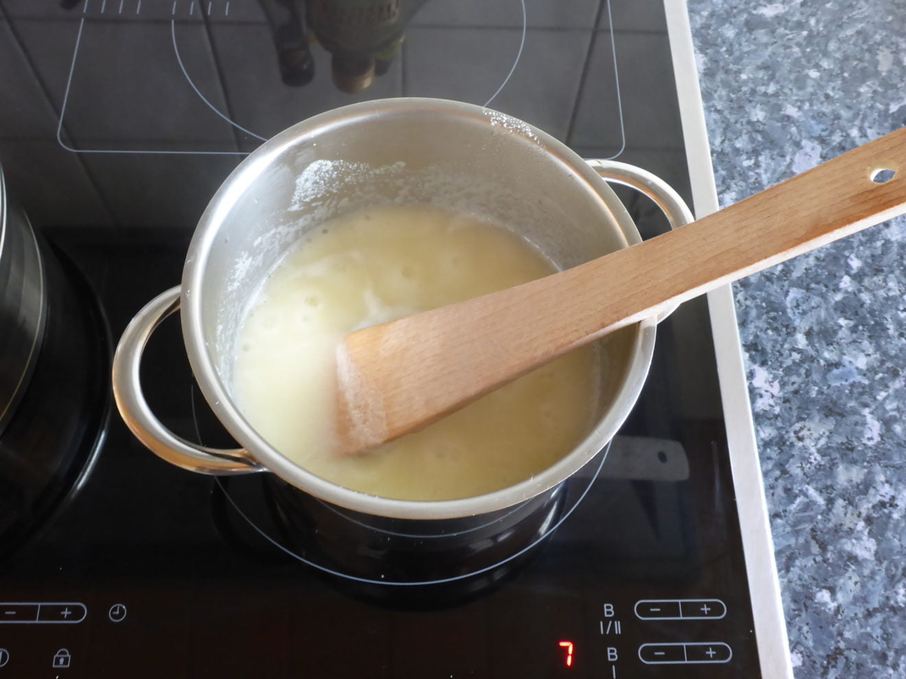 Namibian stiff porridge (Oshifima) - Ester kocht