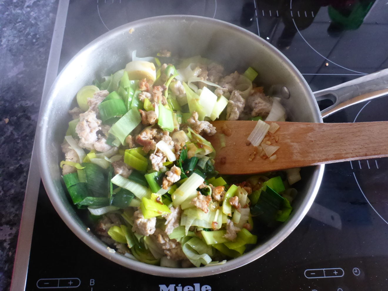 German Cheese And Leek Soup With Ground Pork - Ester kocht