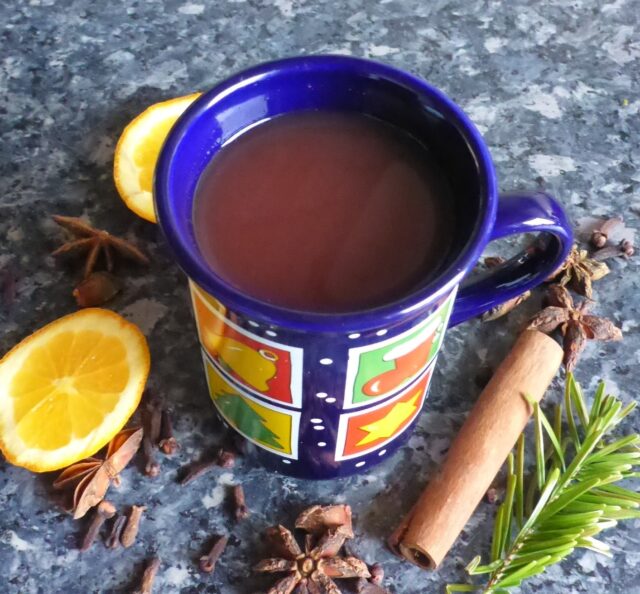 German alcohol – free Christmas punch (Kinderpunsch) - Ester kocht
