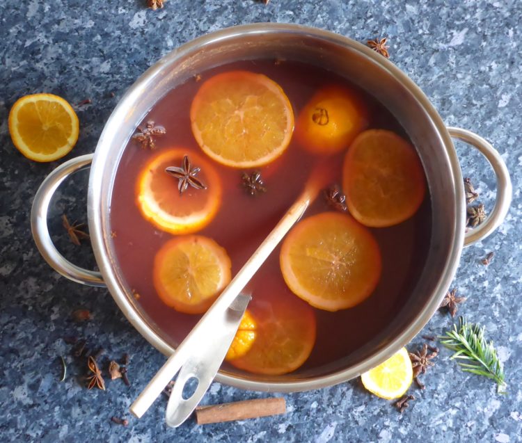 German alcohol – free Christmas punch (Kinderpunsch) - Ester kocht
