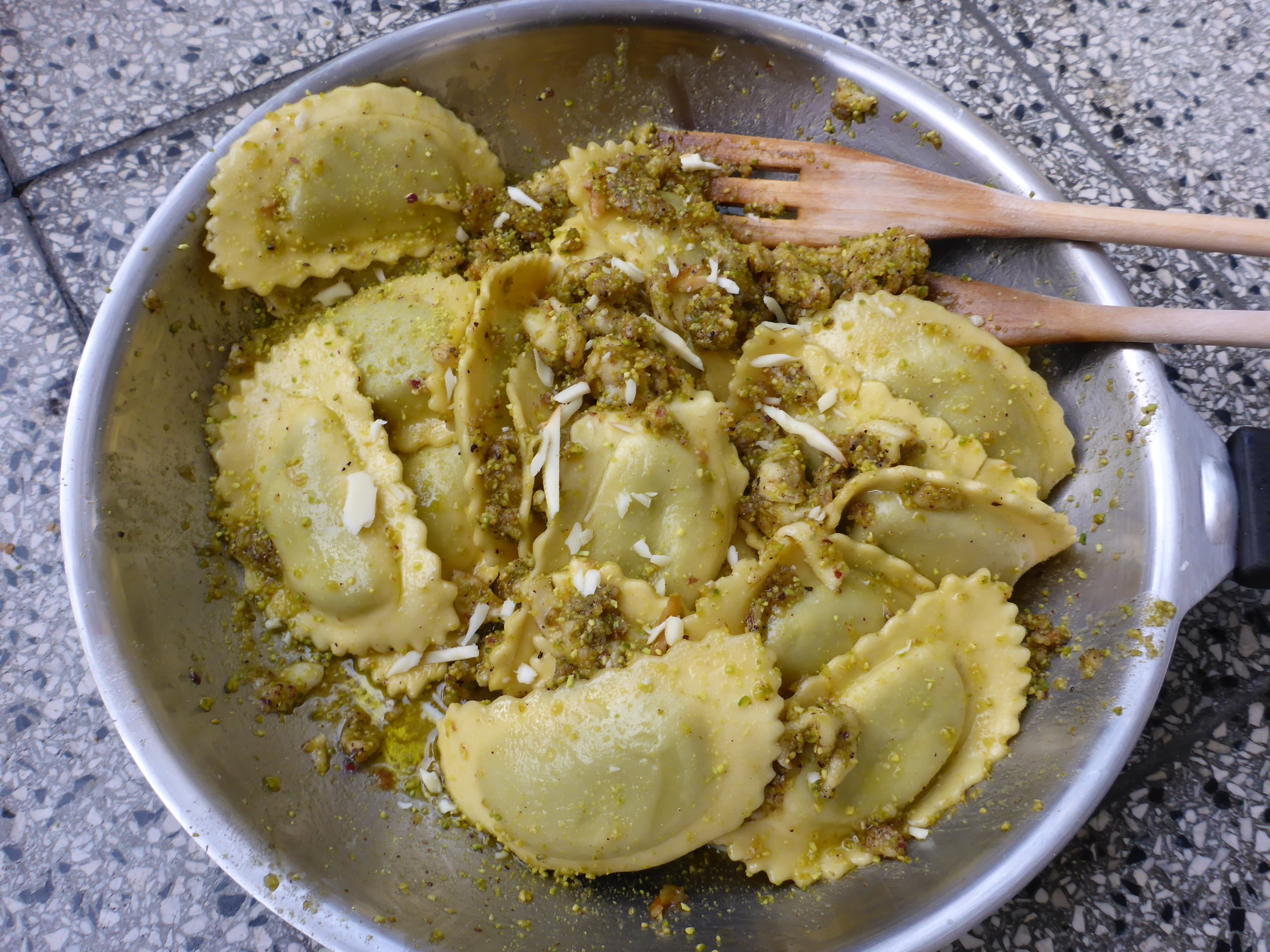 Sicilian Pasta With Pistachio Sauce - Ester kocht