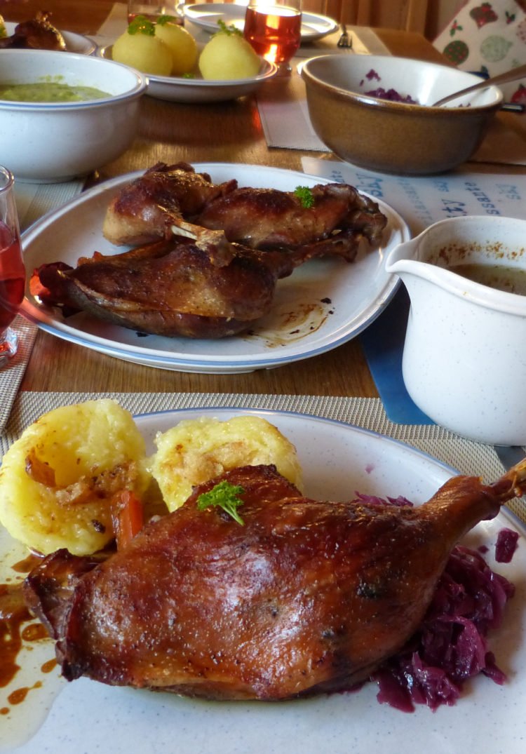 German Roasted Goose Leg And Gravy Recipe - Ester kocht