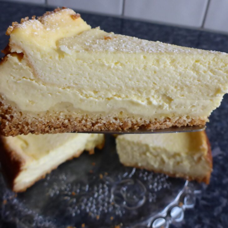 German Style Lemon Cheesecake With Sour Cream - Ester kocht