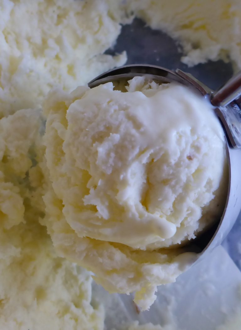 3 Ingredient Ice Cream - Ester kocht
