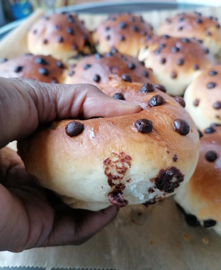 Chocolate Chip Buns - Ester kocht
