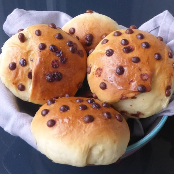Chocolate Chip Buns - Ester kocht