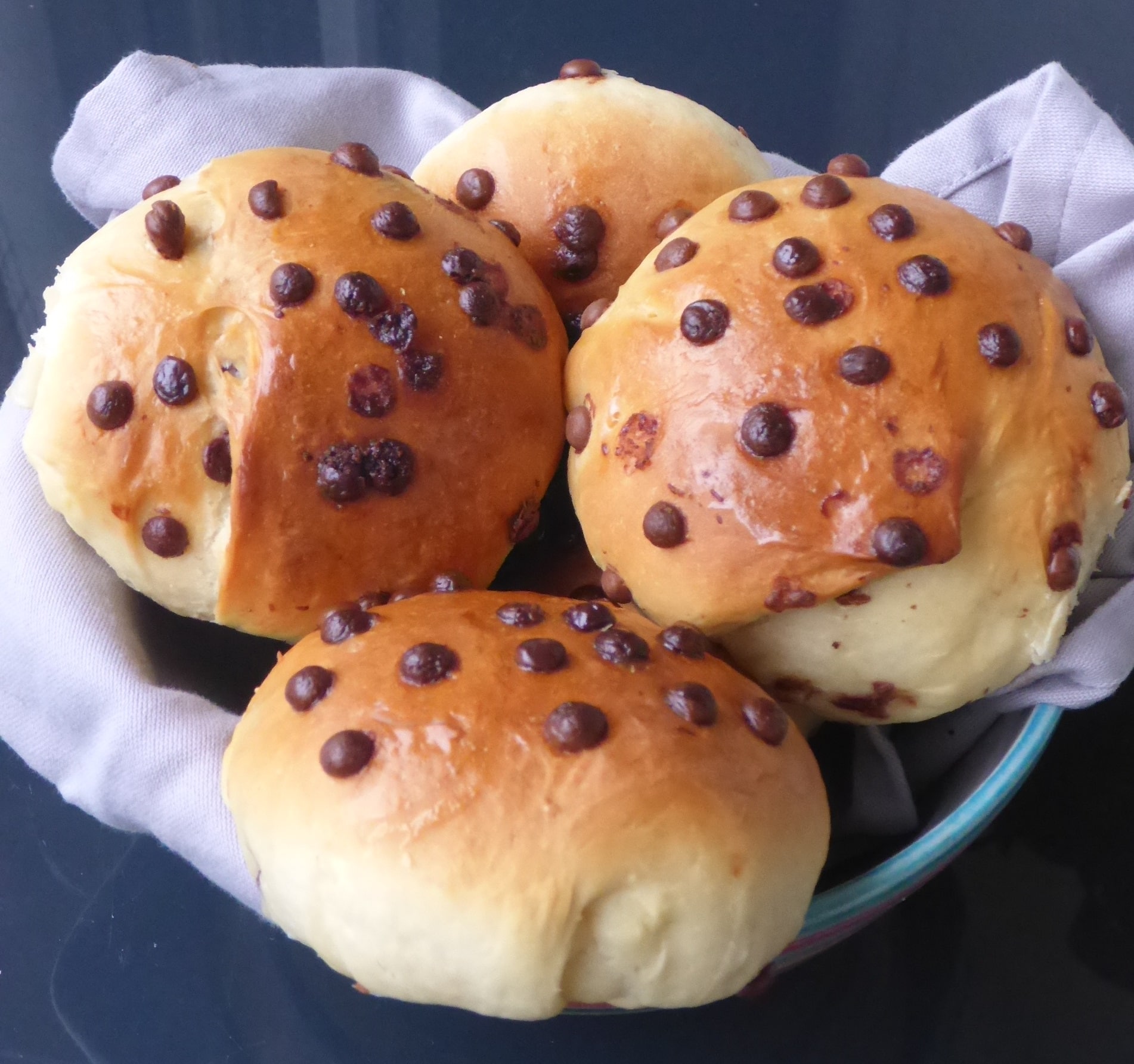 Chocolate Chip Buns - Ester kocht