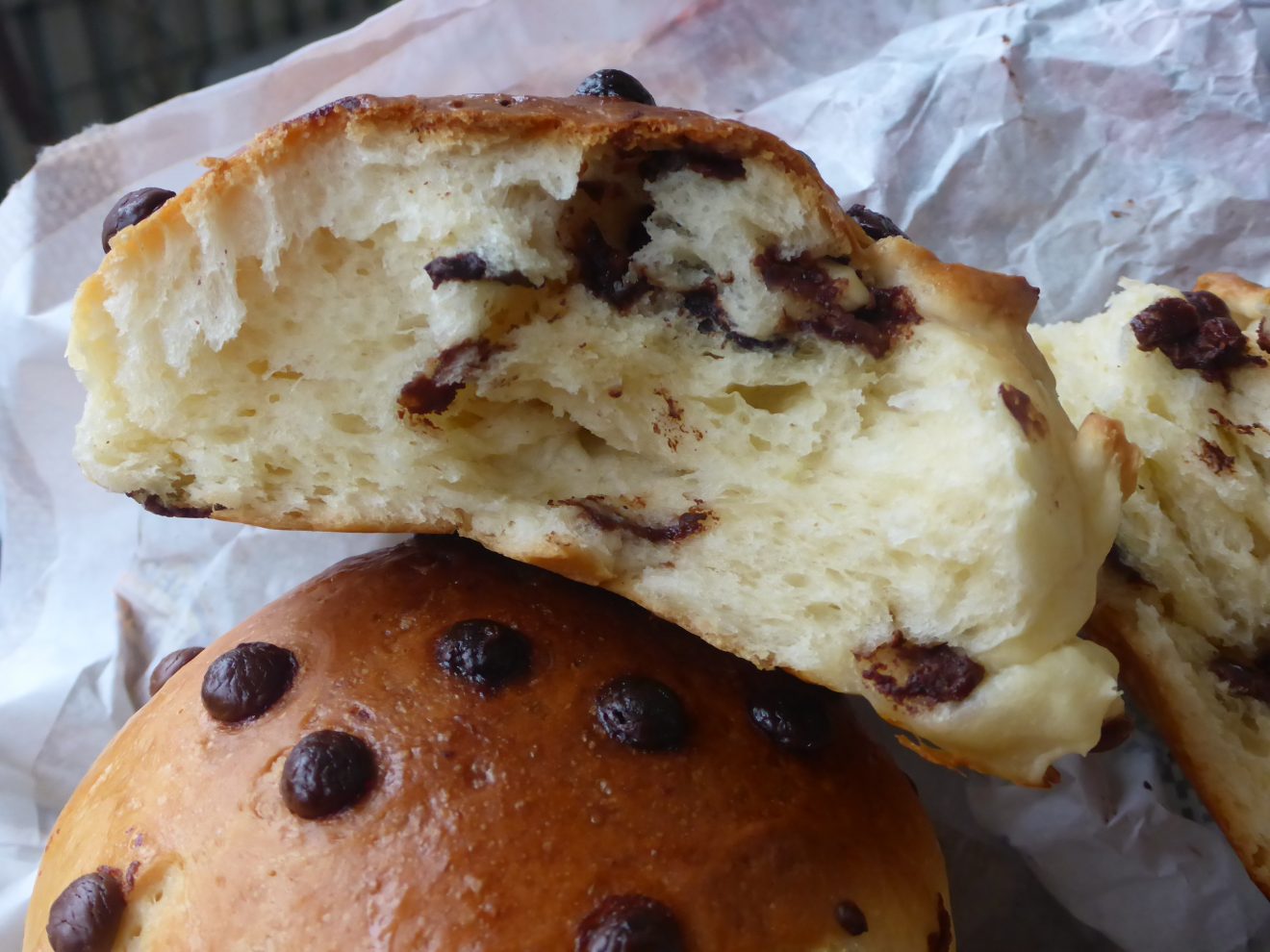 Chocolate Chip Buns - Ester kocht