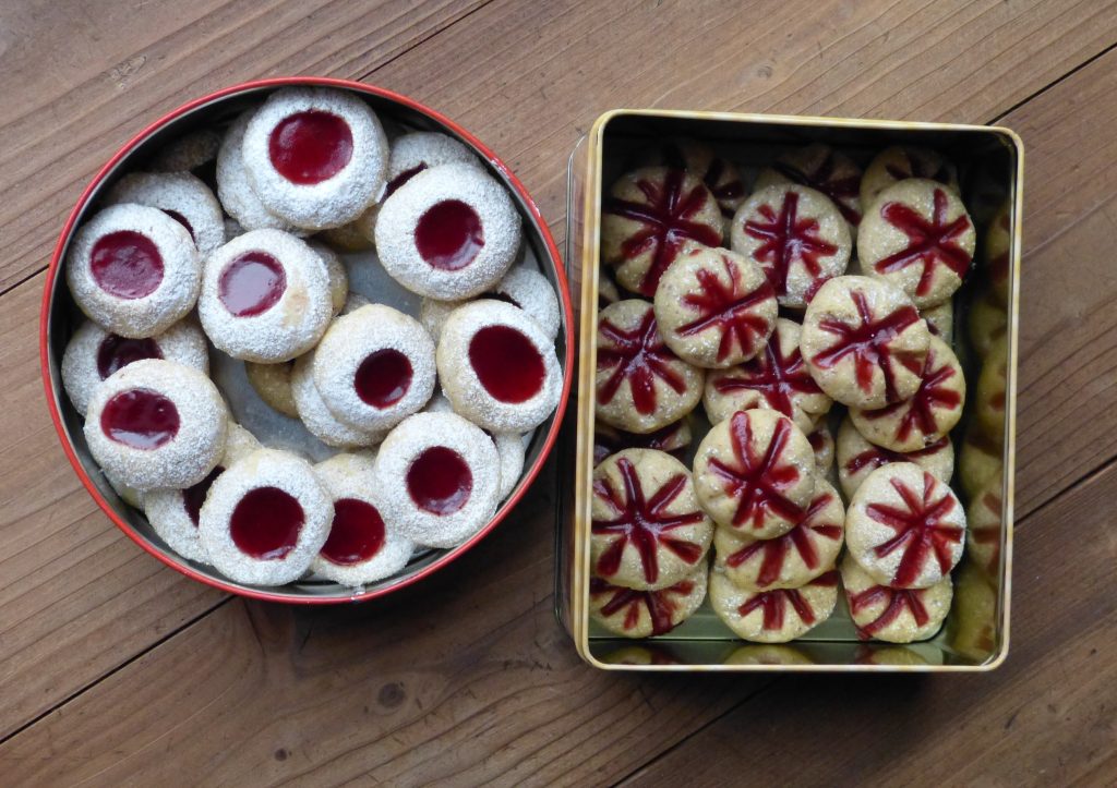 Easy Christmas cookies to make with kids: German jam – filled ...