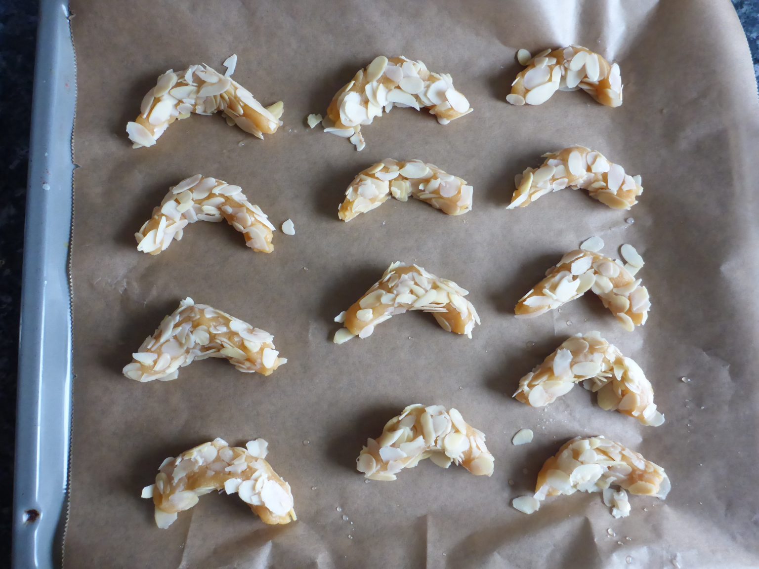 German Almond Horn Cookies (Mandelhörnchen) - Ester kocht