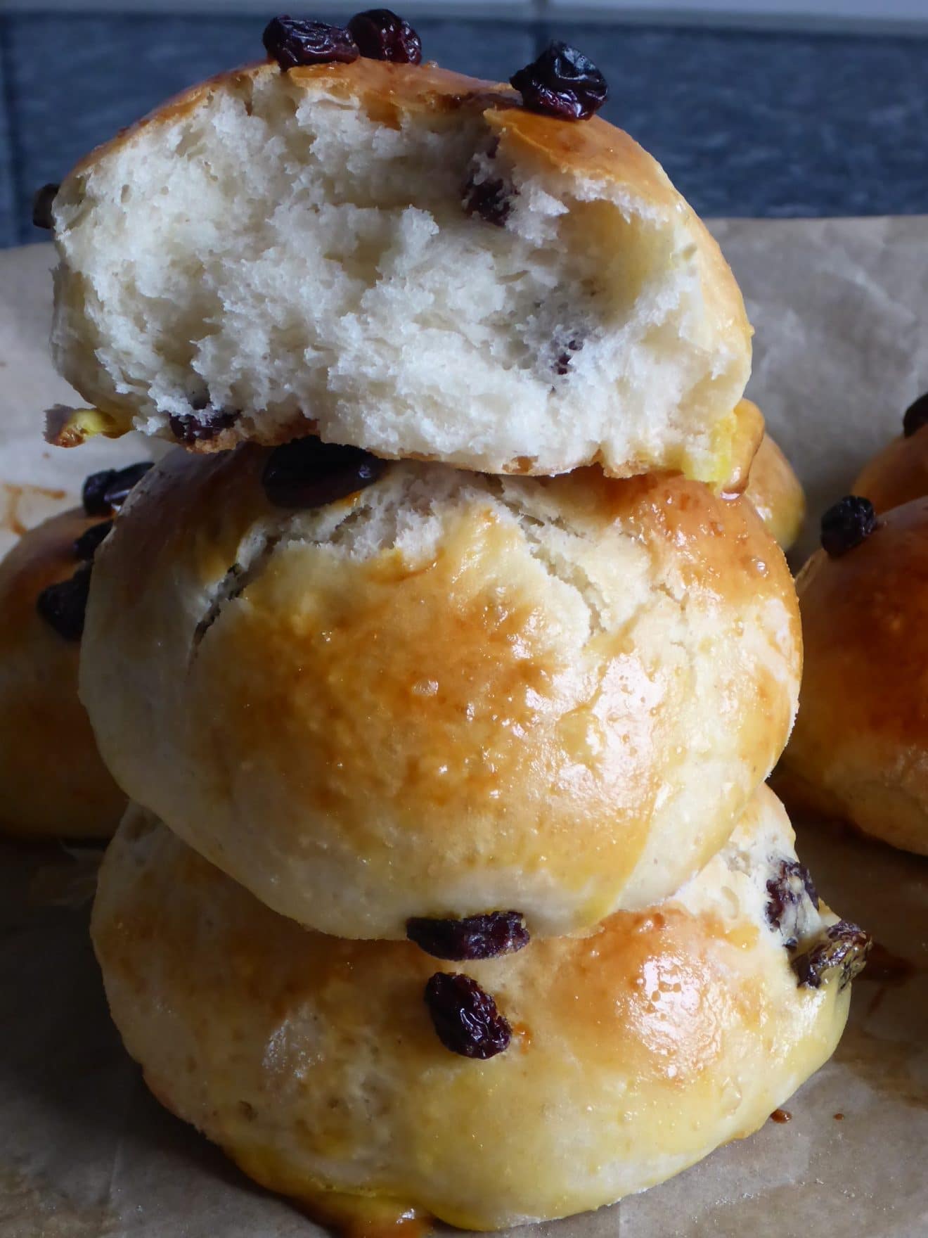 Raisin Buns WITHOUT Yeast - Ester kocht