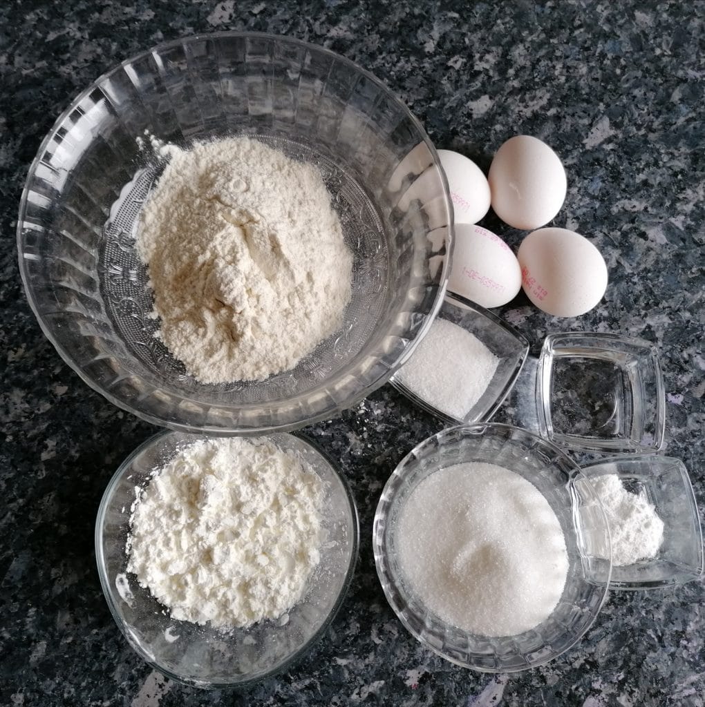 German Strawberry Cream Roll (Erdbeerrolle) - Ester kocht