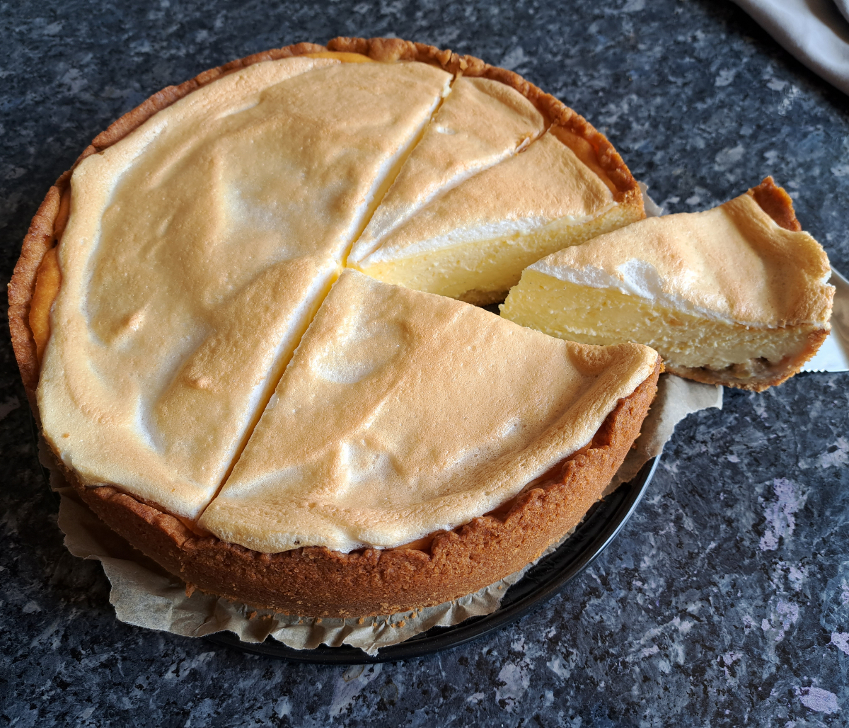 German Gooseberry Cheesecake With Meringue Topping - Ester kocht