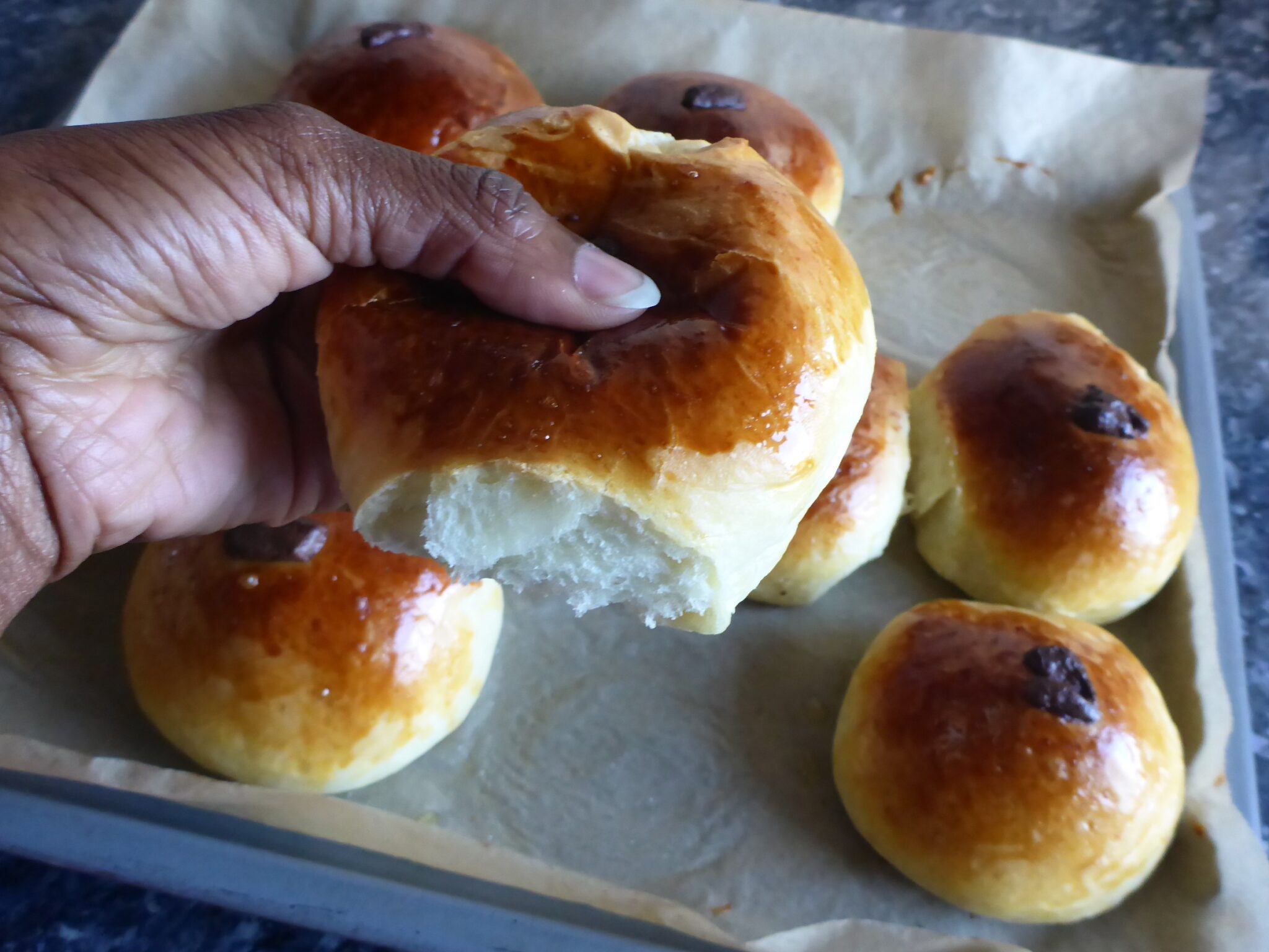 Gooey Chocolate Buns - Ester kocht