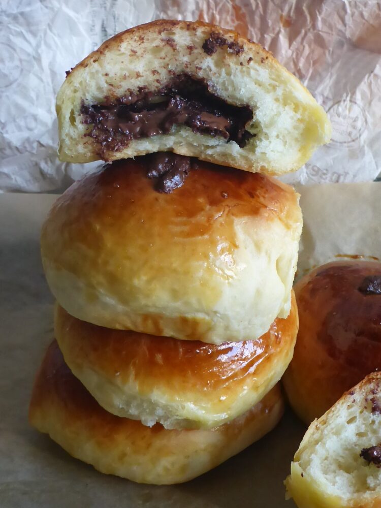 Gooey Chocolate Buns - Ester kocht