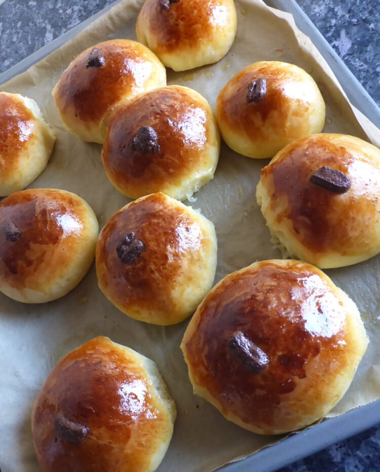 Gooey Chocolate Buns - Ester kocht