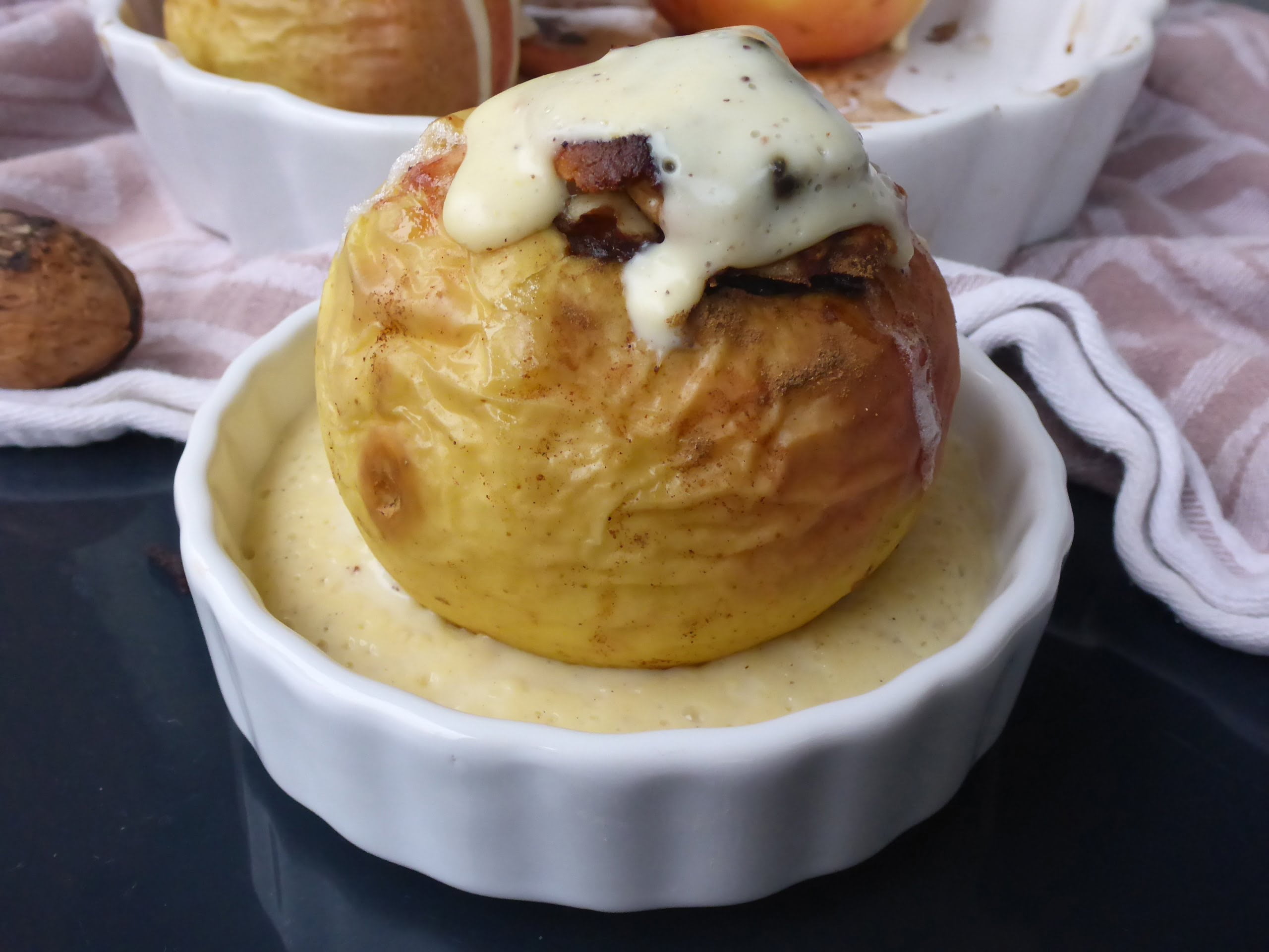 Bratäpfel (German baked apples) and vanilla sauce recipe - Ester kocht