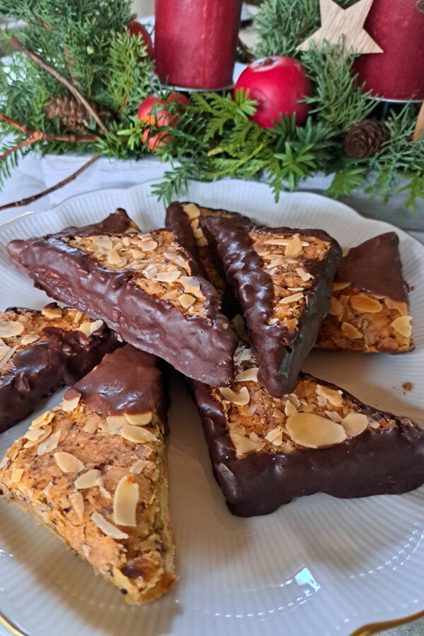 Saftige Nussecken wie vom Bäcker - Ester kocht