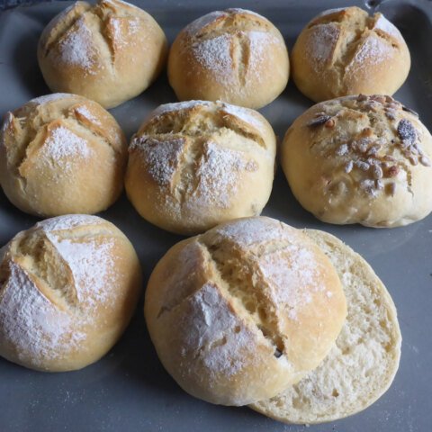 Easy German Bread Rolls (Broetchen) - Ester kocht
