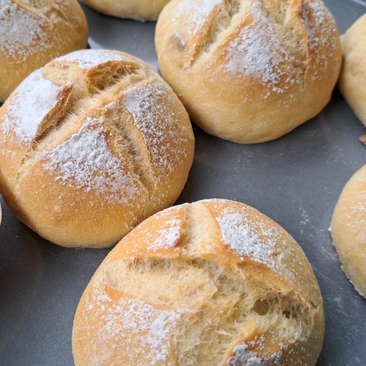 Easy German Bread Rolls (Broetchen) - Ester kocht