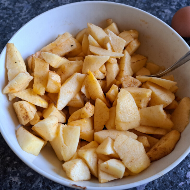 German Apple Pudding Cake Recipe - Ester kocht